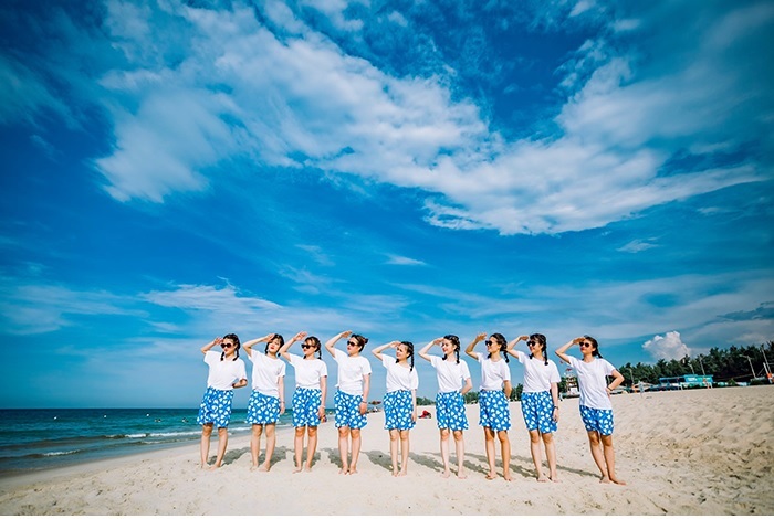 Rent a car to Canh Duong Hue Beach with quality and safety